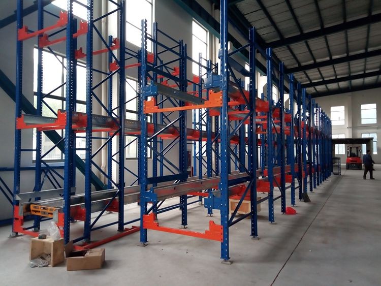 Automatic radio guide shuttle car/satellite pallet racking system - Buy ...